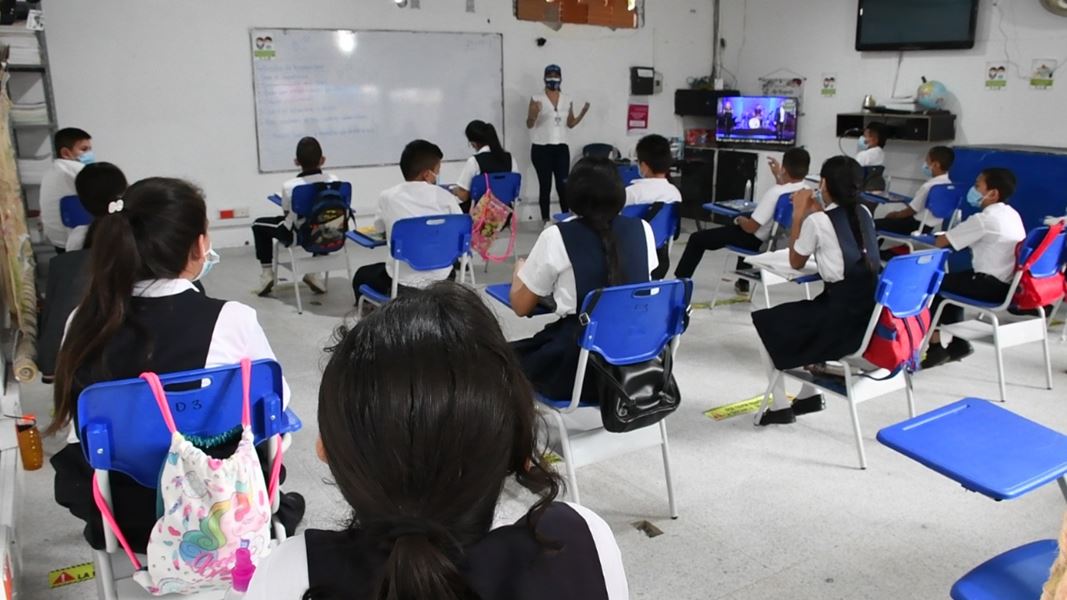 Estudiantes de la Institución Educativa Acevedo y Gómez de Puerto Rico ...